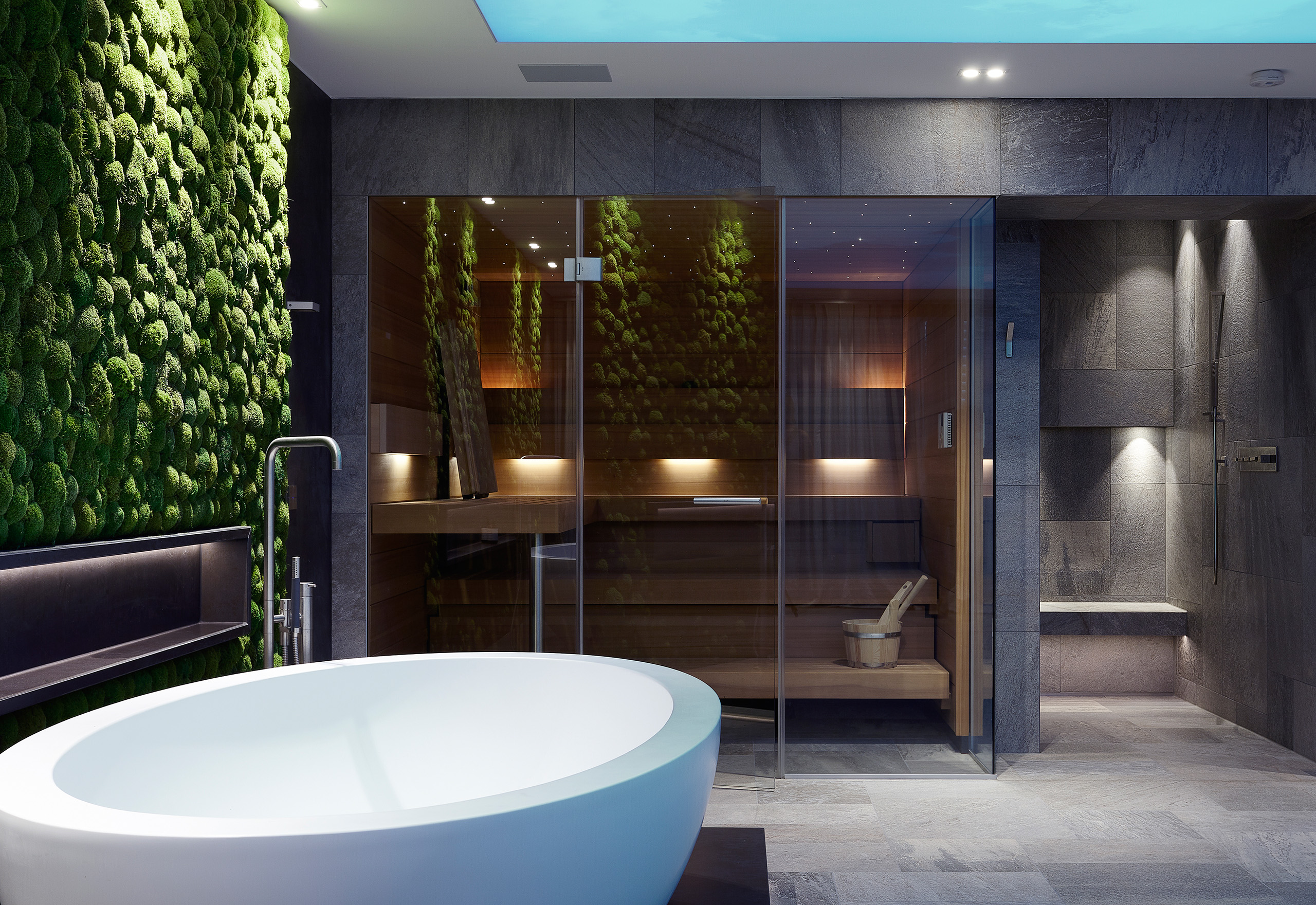 KLAFS Sauna SHAPE: Sauna in grüner Oase - KLAFS - KLAFS - KLAFS